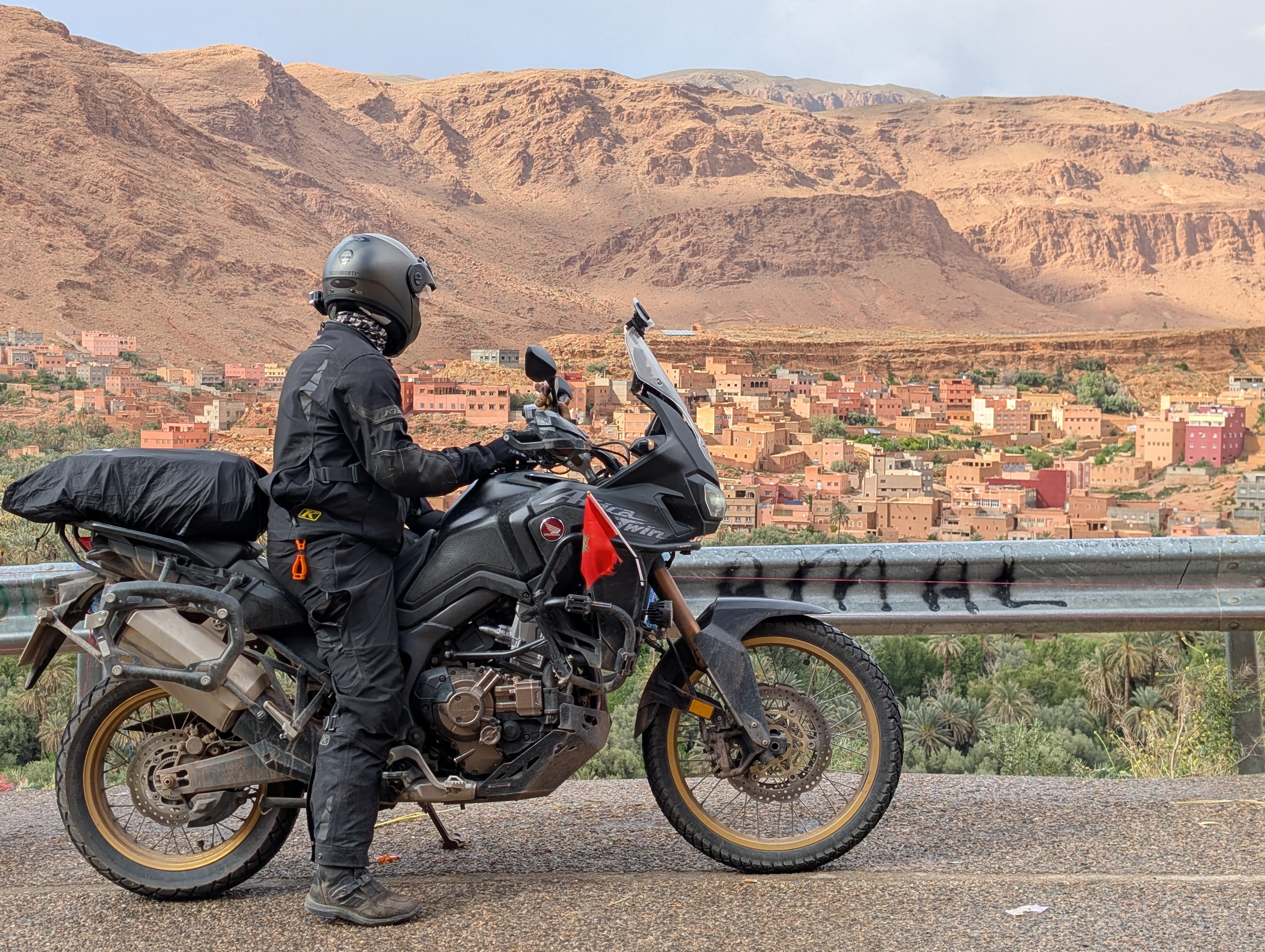Viajar en moto por el mundo: cómo nos organizamos para que tú solo dis ...
